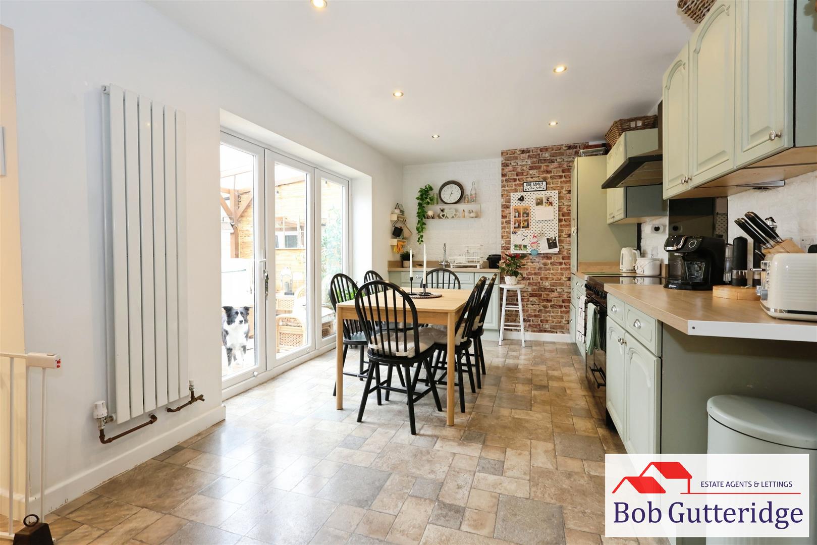 Property Details - Bob Gutteridge Estate Agents and Valuers